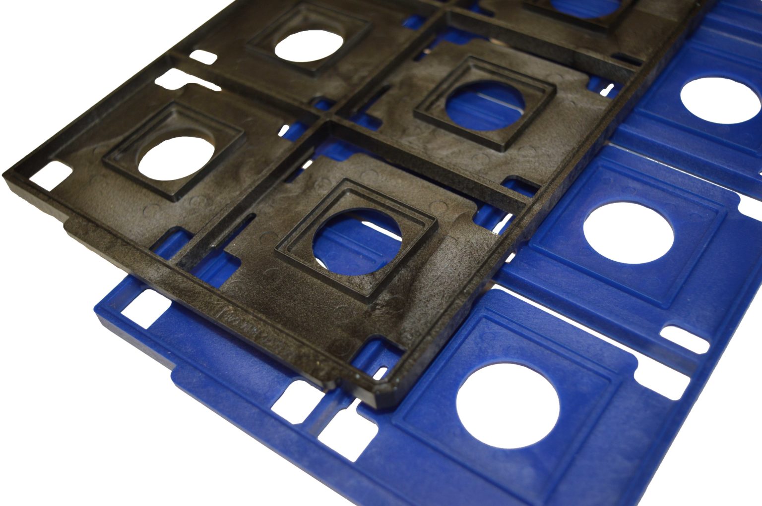 Custom and Specialty QFP JEDEC Matrix Trays | RH Murphy Co