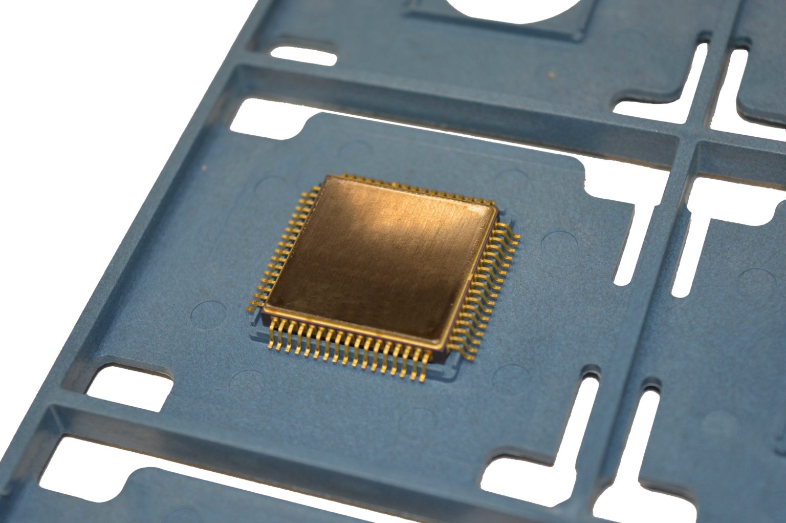 Custom and Specialty QFP JEDEC Matrix Trays | RH Murphy Co